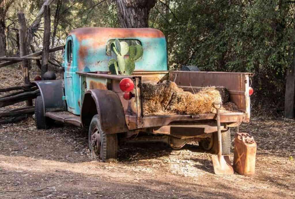 Is It Legal To Drive A Truck Without A Tailgate? | Vehicle Answers